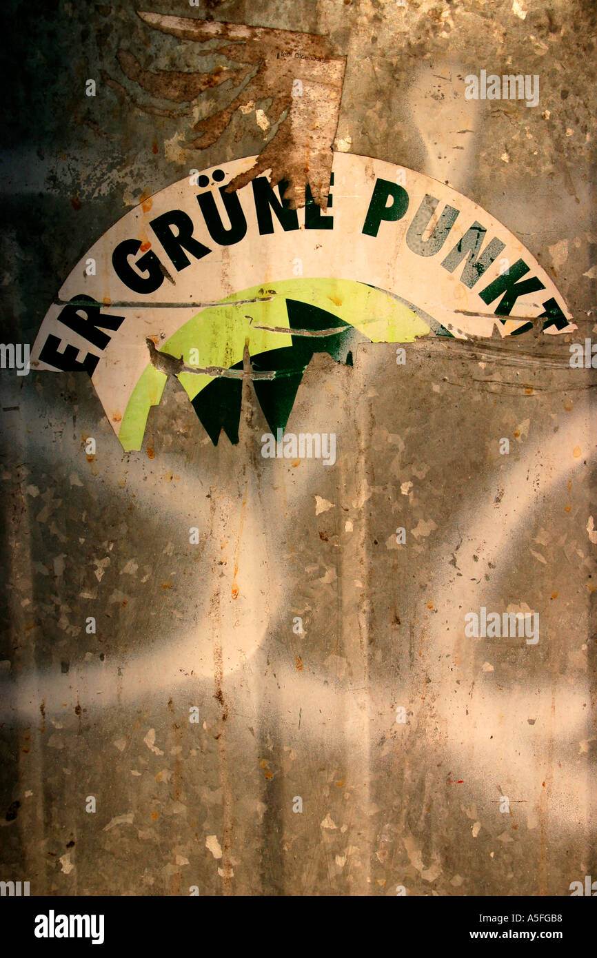 Der grune punkt hi-res stock photography and images - Alamy