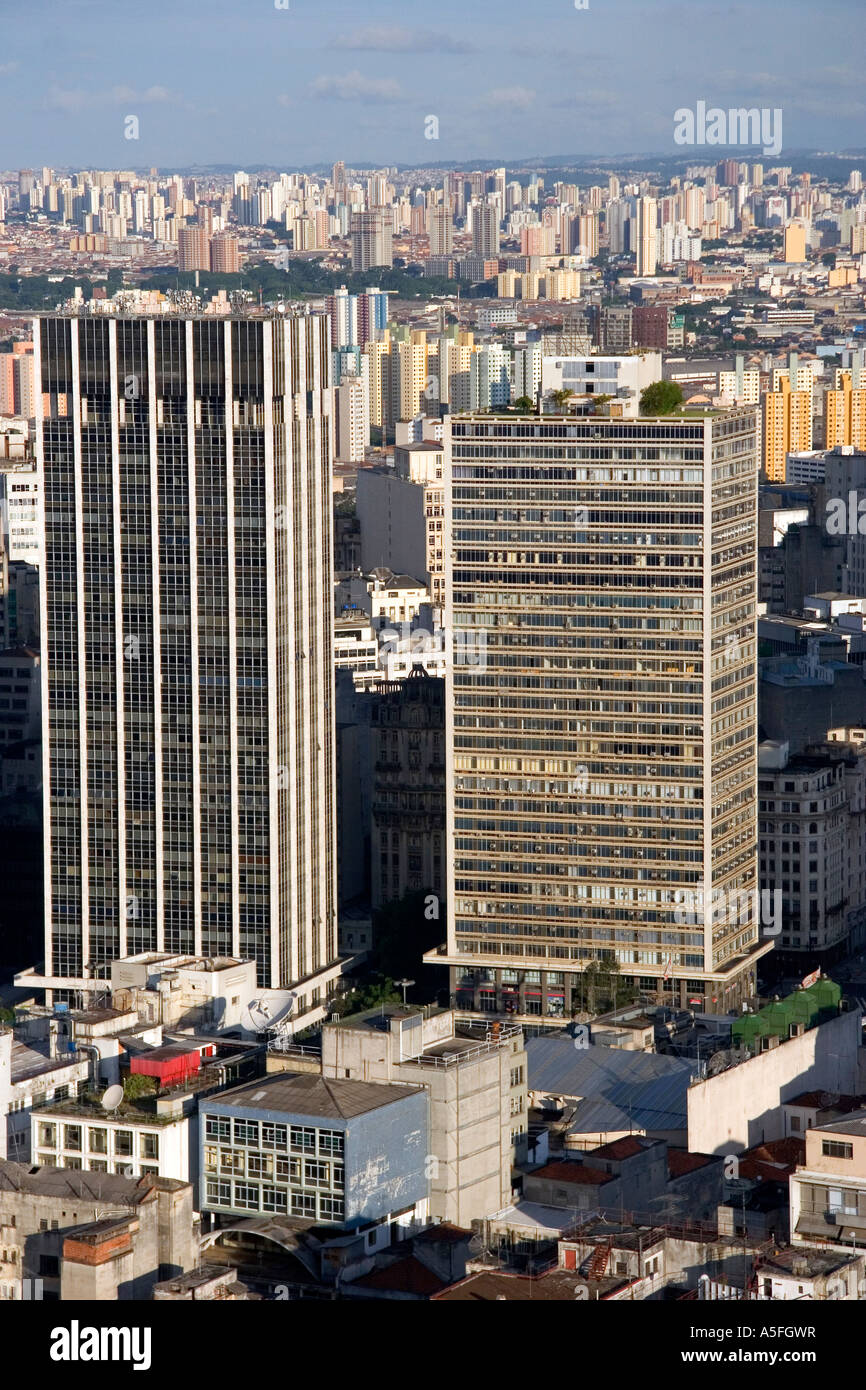 Edificio tropical hi-res stock photography and images - Alamy