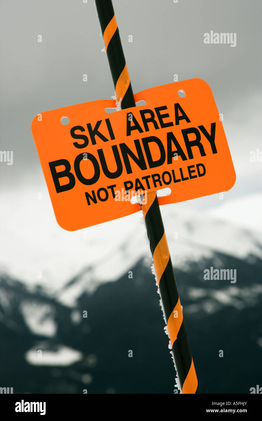 Danger warning sign edge ski hi-res stock photography and images - Alamy