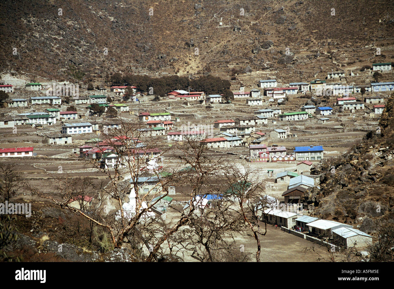 Nepal 2005 The settlement ofKhumjung with the famous Hillary school in ...