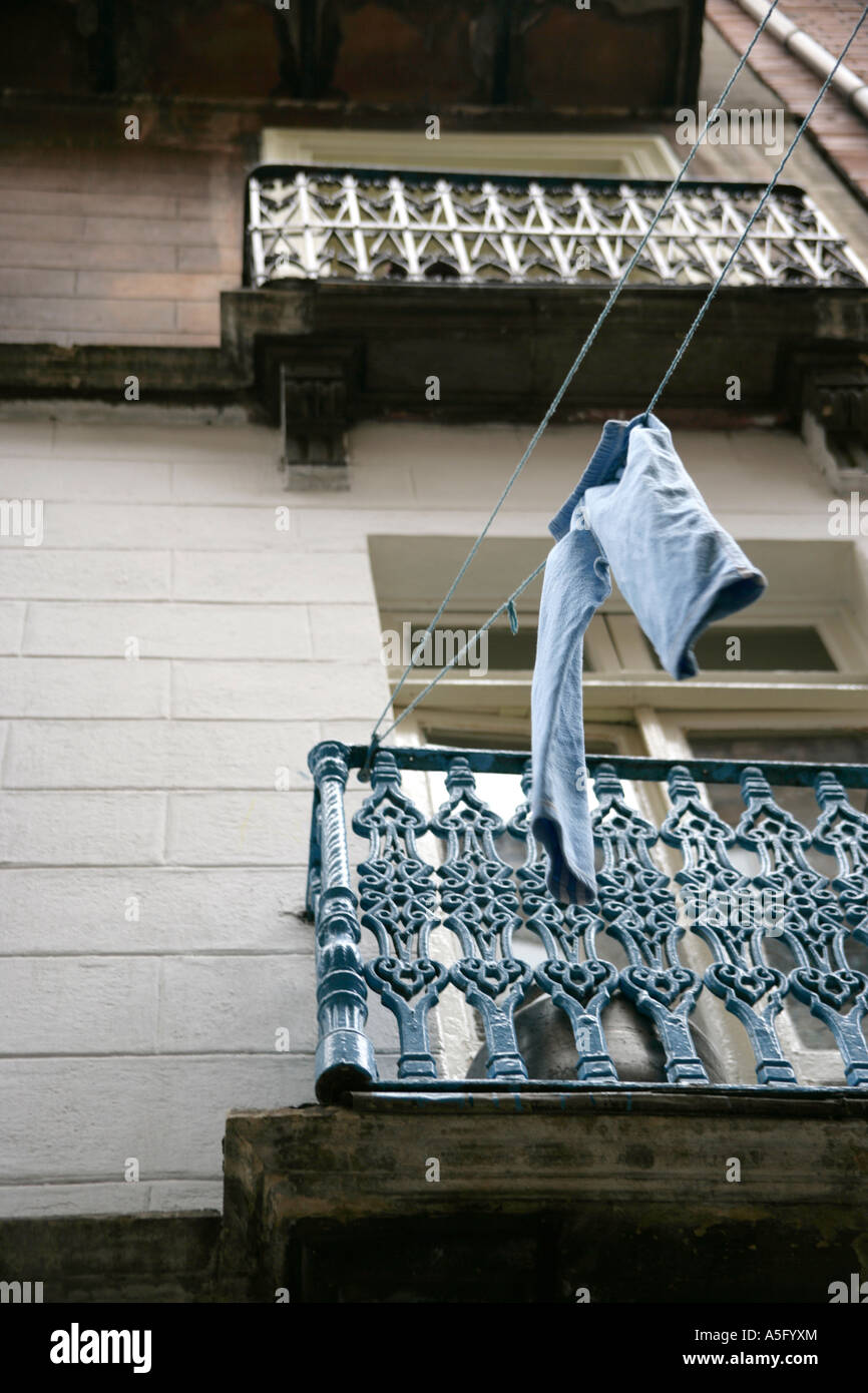 WASHING HANGING IN A BEYOGLU STREET, ISTANBUL, TURKEY Stock Photo - Alamy