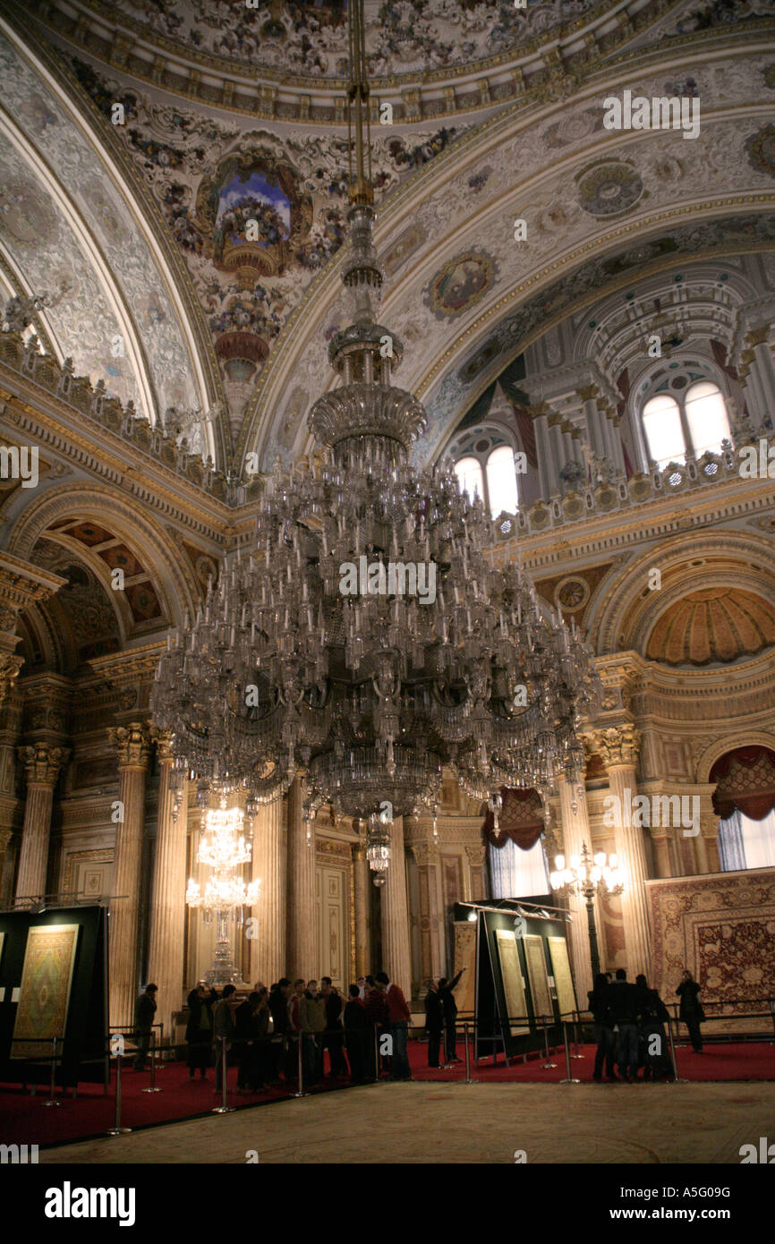 MAIN HALL AT THE DOLMABAHCE PALACE, ISTANBUL, TURKEY Stock Photo - Alamy