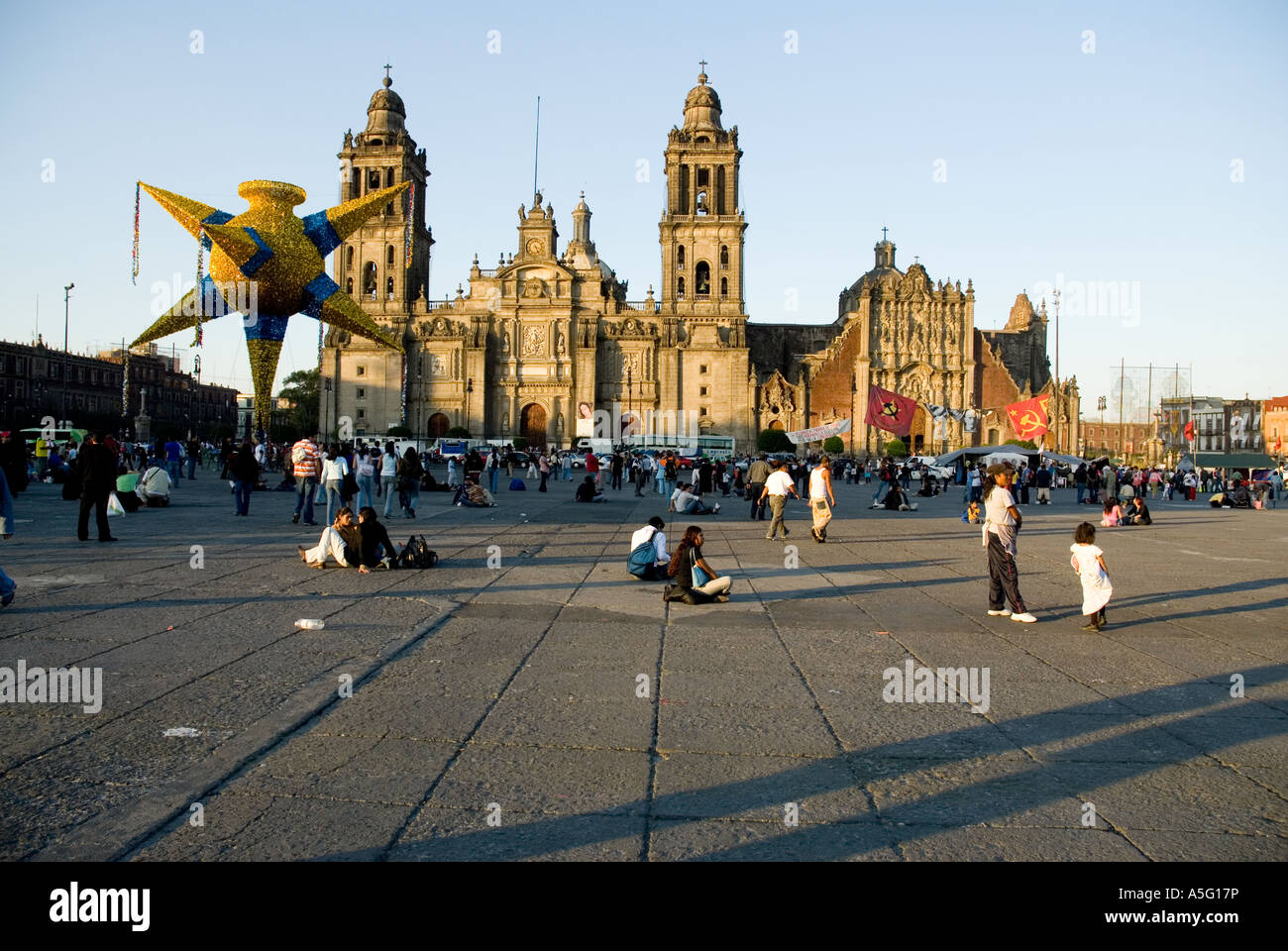 mexico city square - metropolitan cathedral - Plaza de la Constitucion ...