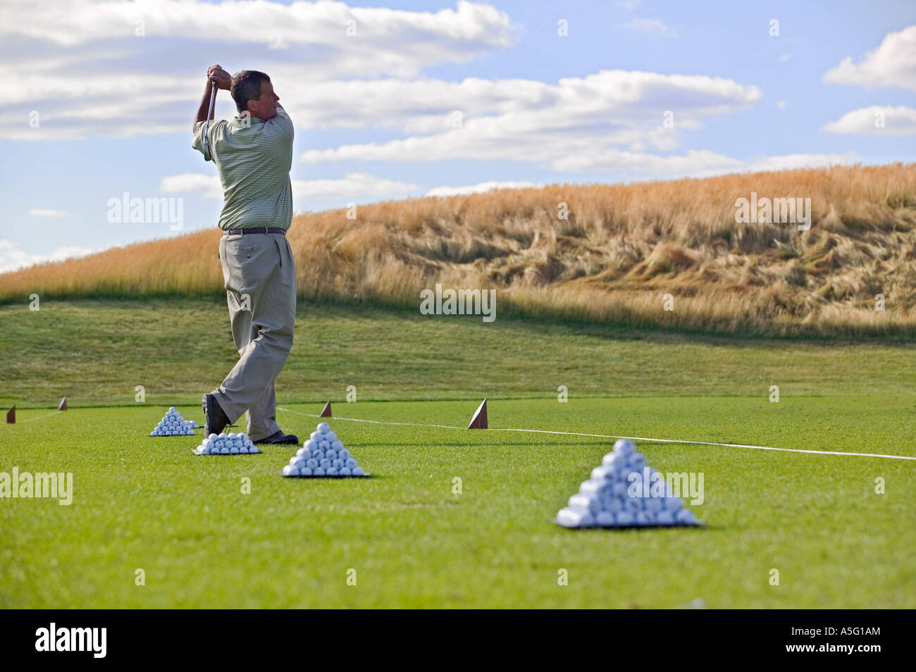 Golf practice range hi-res stock photography and images - Alamy