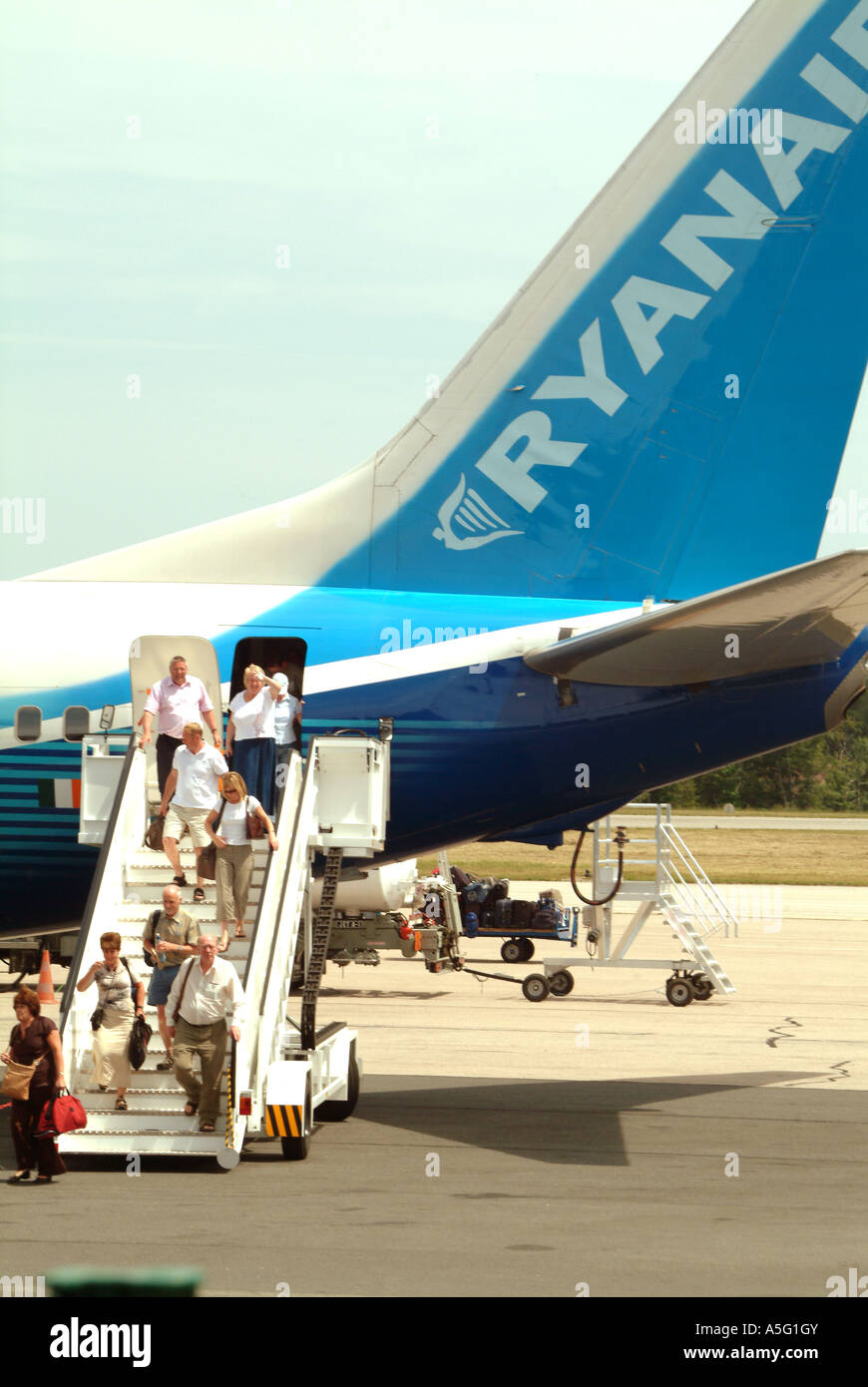 airportMBF1835 Limoges Haute Vienne Limousin France British ex pats ...