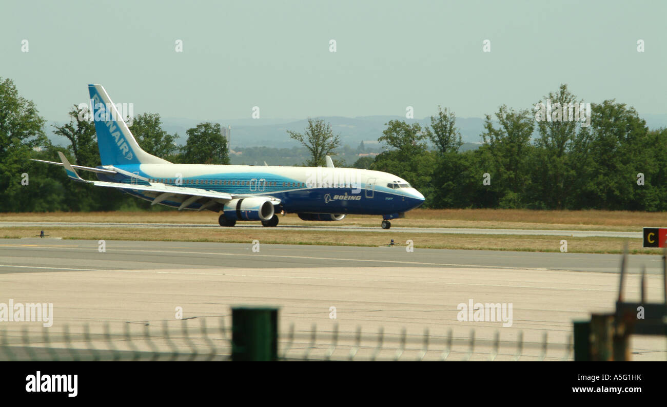Limoges airport hi-res stock photography and images - Alamy