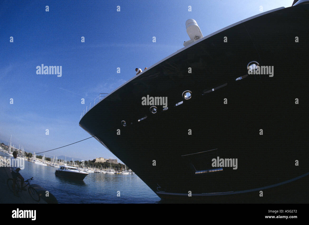 megayacht m y octopus owner paul allen microsoft arriving in port port ...