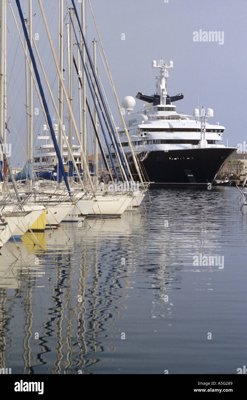 megayacht m y octopus owner paul allen microsoft in port port vauban ...
