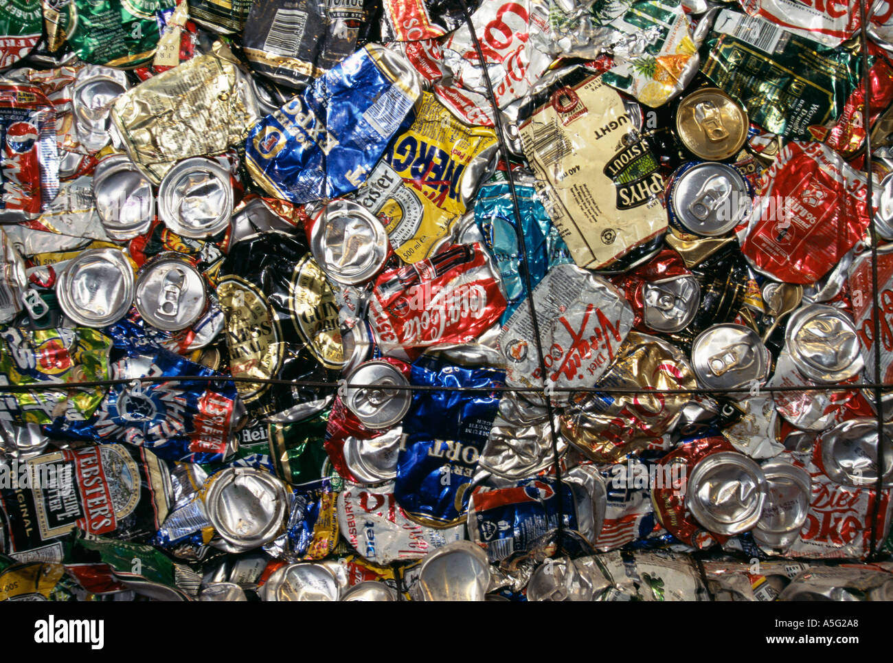 Squashed cans hi-res stock photography and images - Alamy