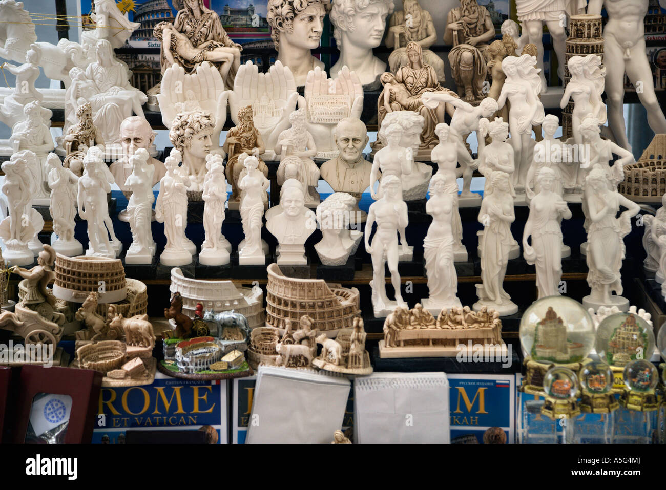 Roman souvenirs in Rome Italy Stock Photo - Alamy
