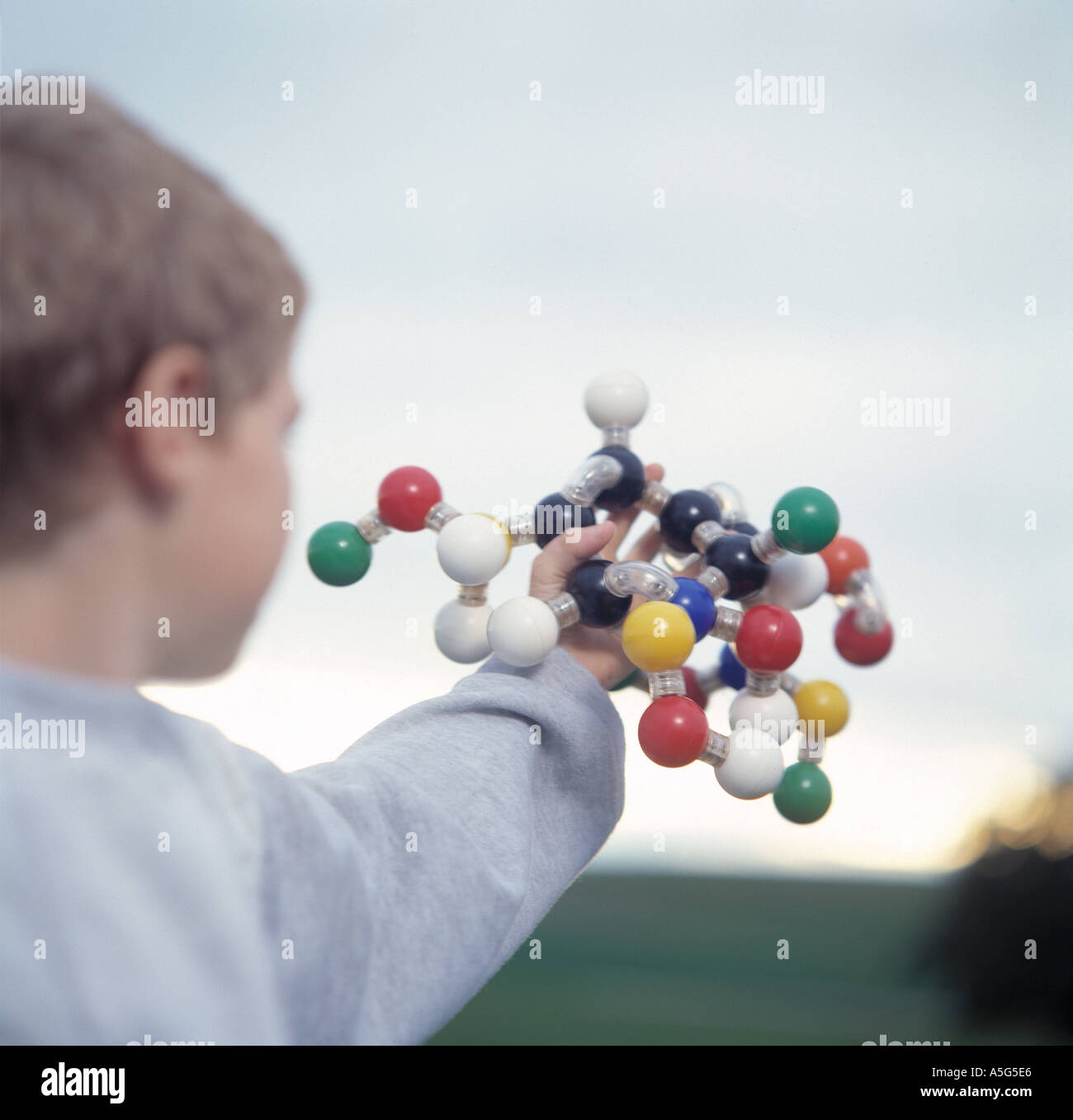 Hand holding dna model hi-res stock photography and images - Alamy