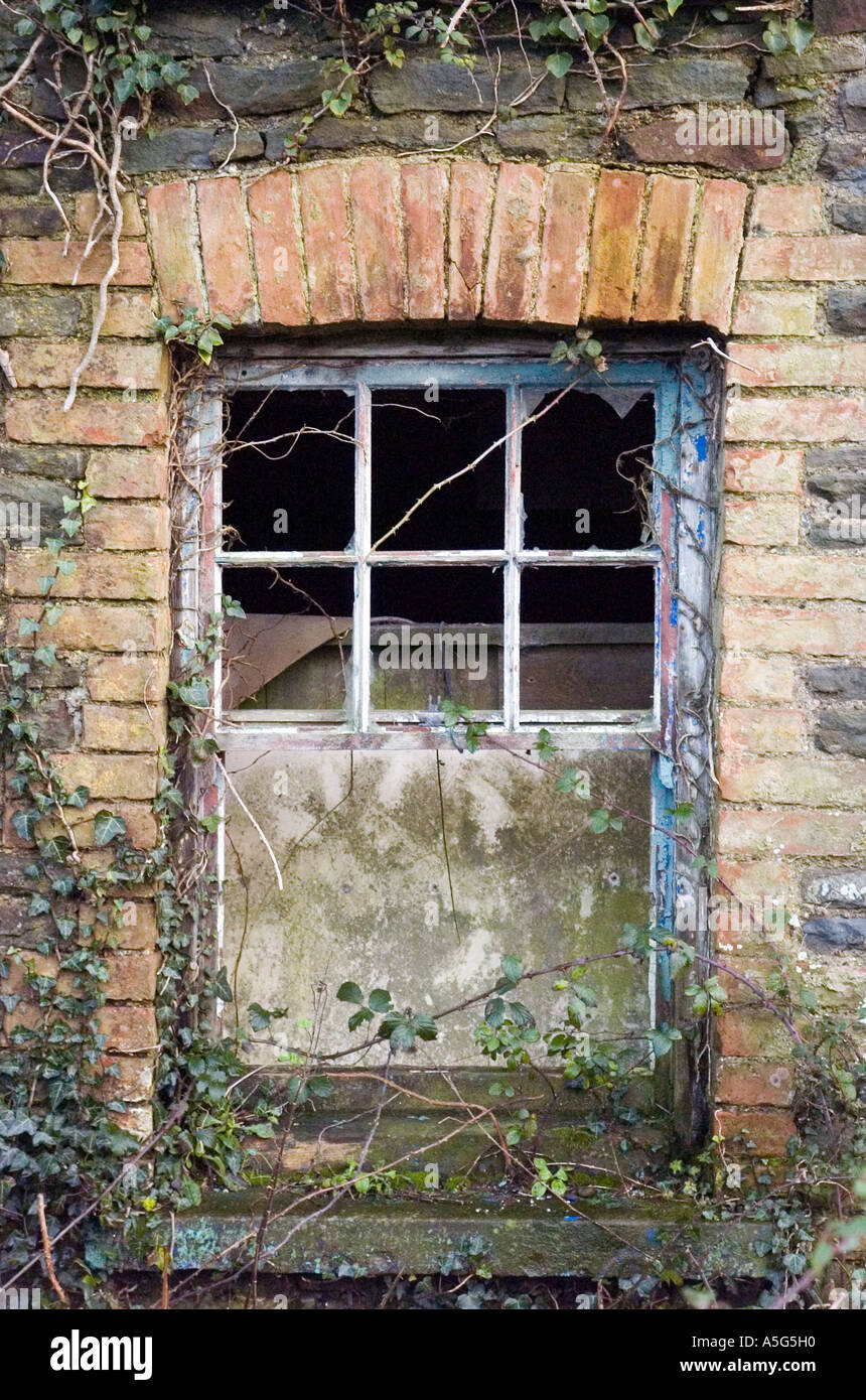 Run down house hear Three Crosses on the Gower Peninsular near Swansea ...