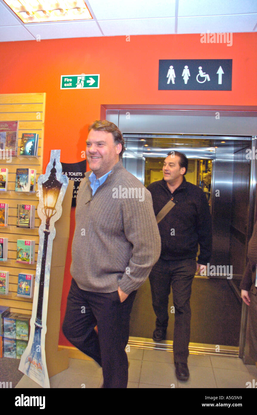 Welsh Opera singer Bryn Terfel at a pre Christmas CD signing session in ...