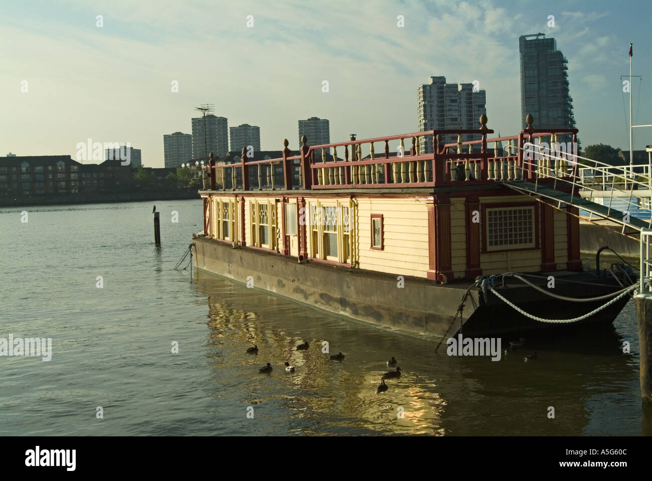 Chelsea wharf hi-res stock photography and images - Alamy
