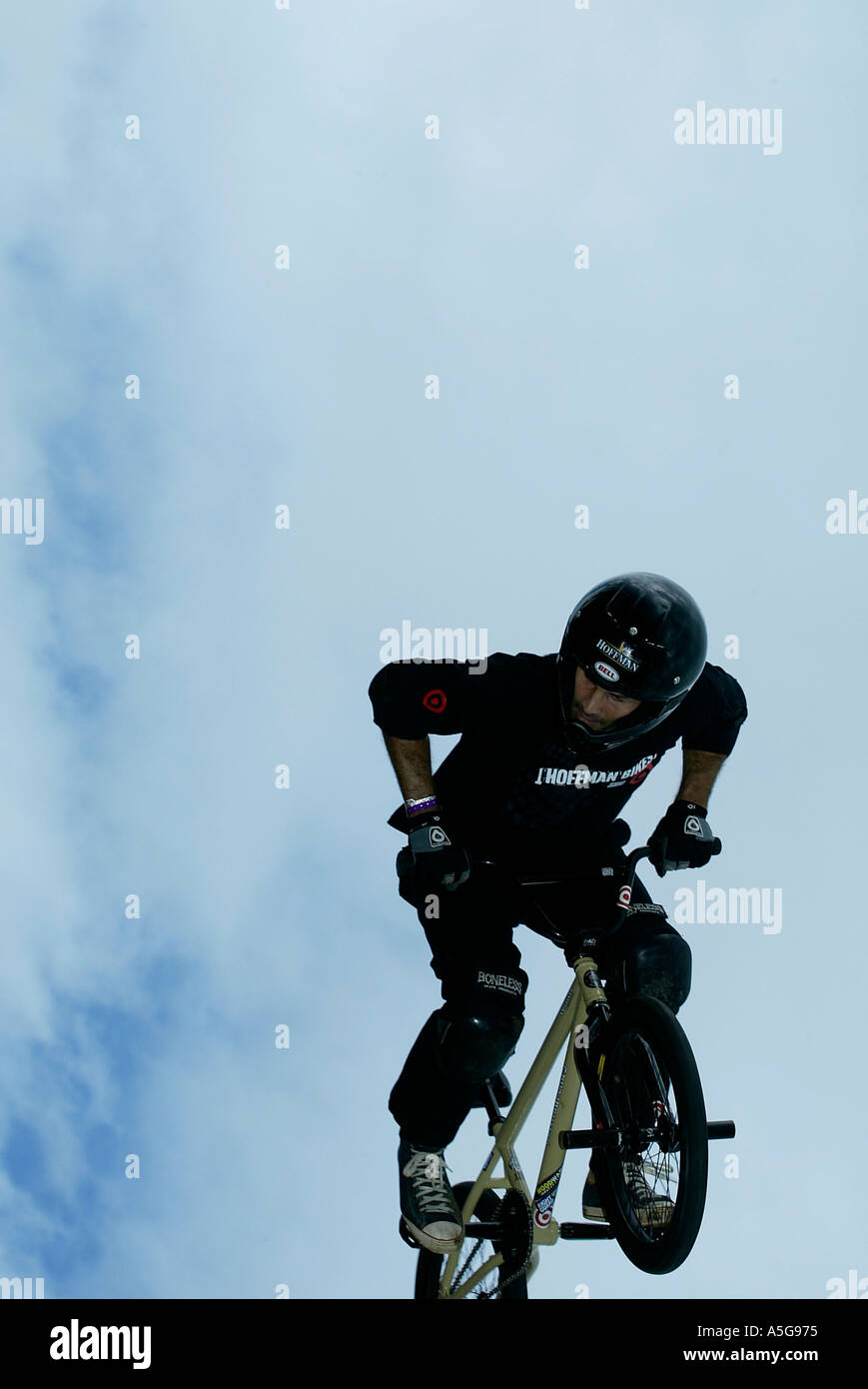 Heel click jump hi-res stock photography and images - Alamy