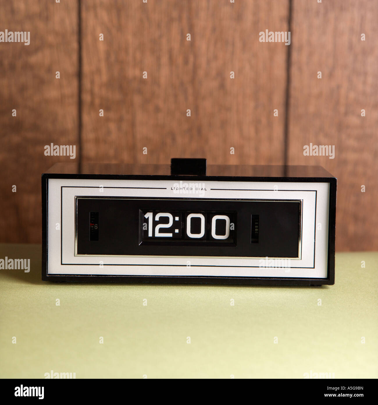 Time clock digital 00 hi-res stock photography and images - Alamy
