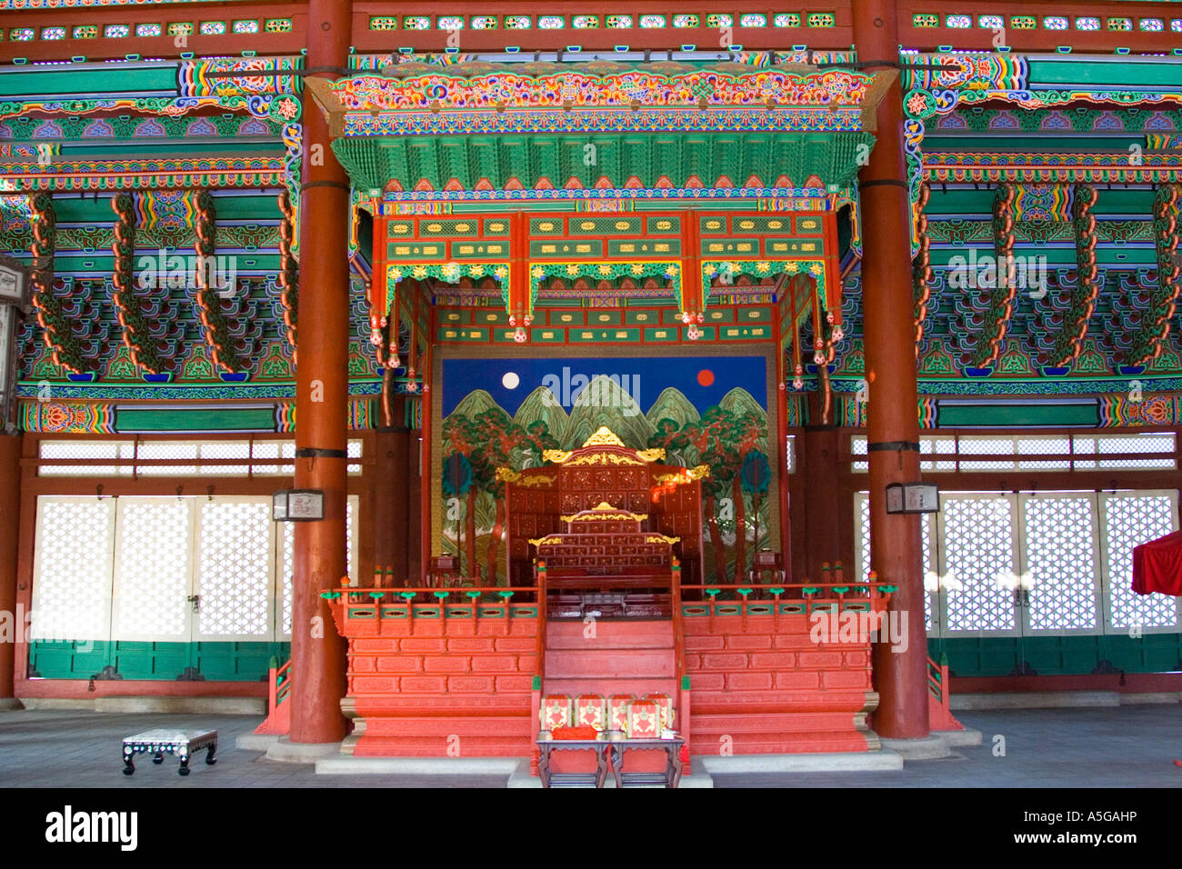 Gyeongbokgung Palace Geunjeongjeon Pavilion Throne Room and Audience ...