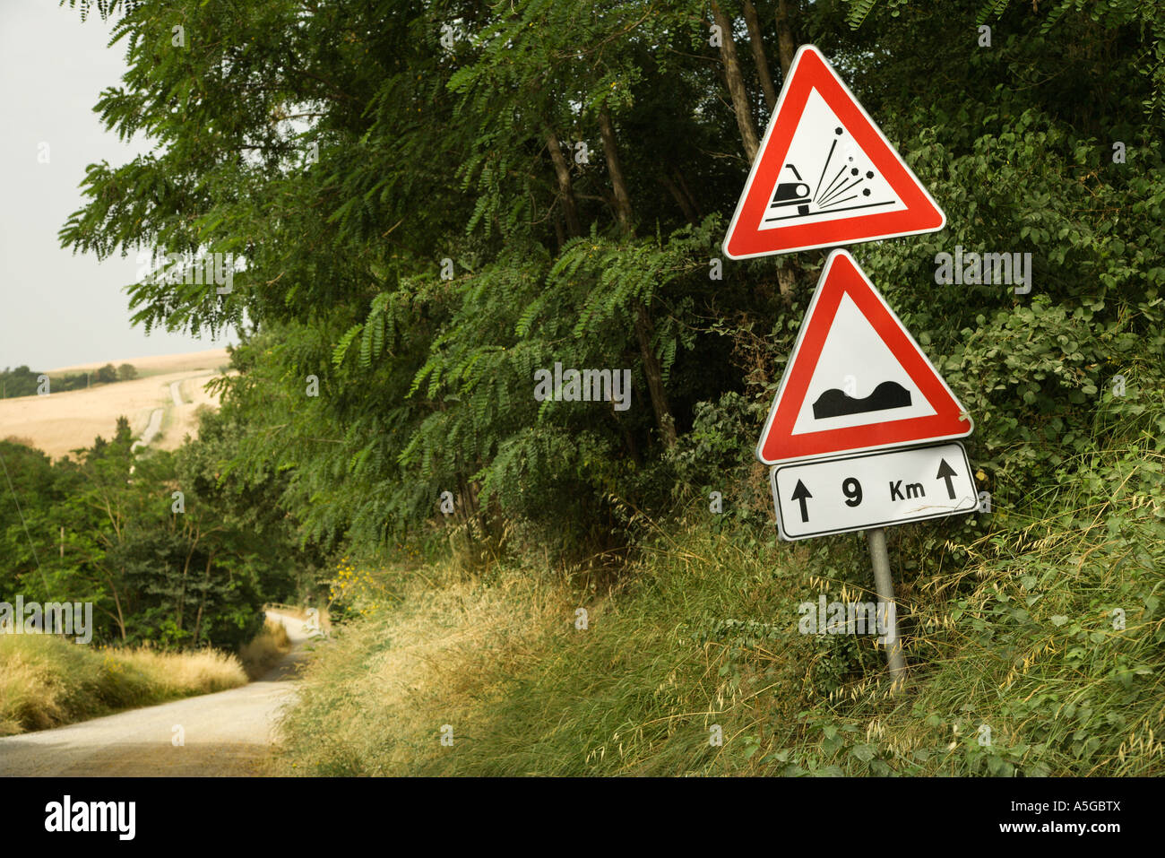 Loose gravel warning sign hi-res stock photography and images - Alamy