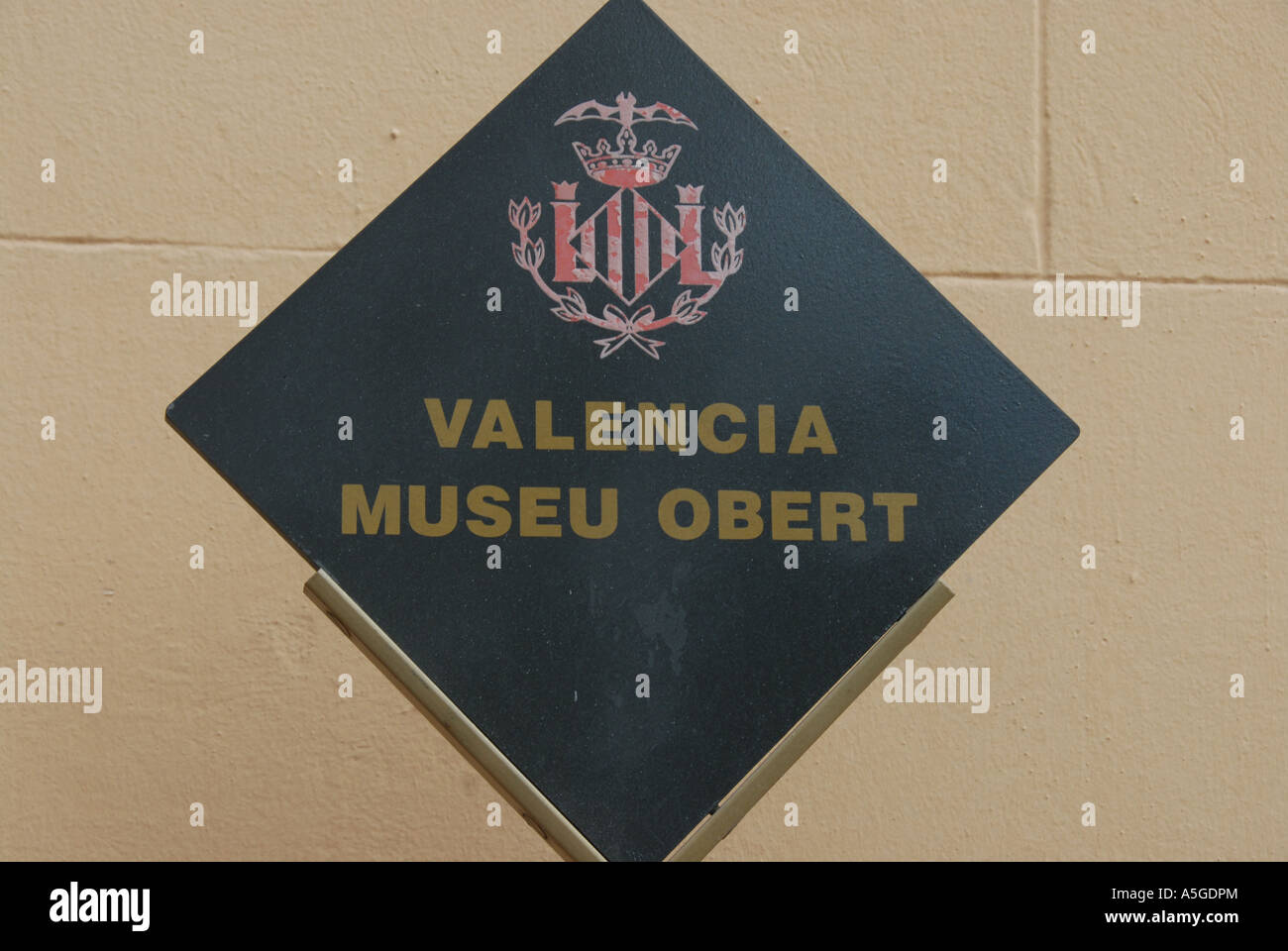 Museum name plate hi-res stock photography and images - Alamy