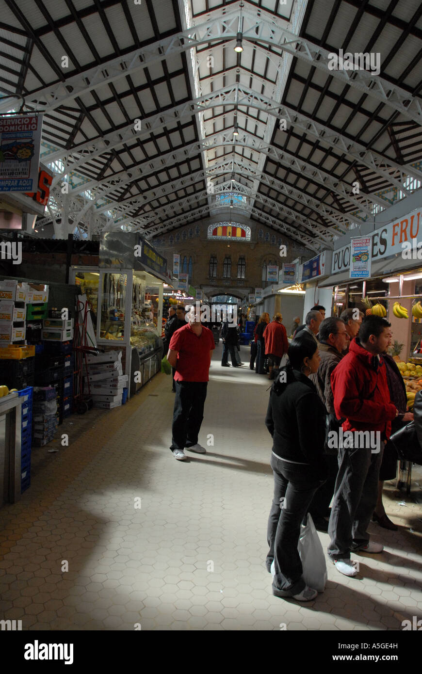 Valencia market and busy hi-res stock photography and images - Alamy