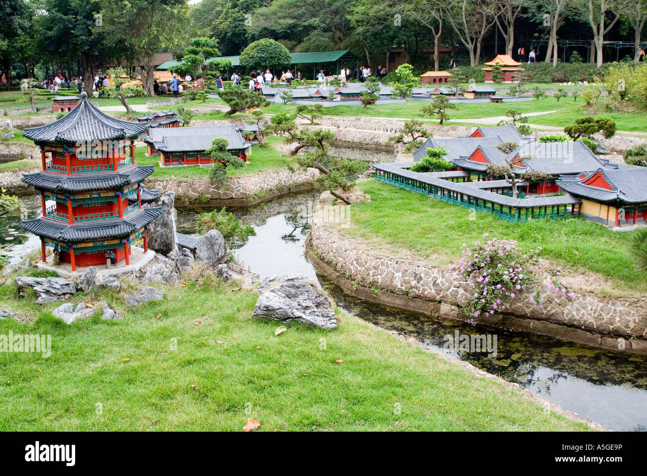 Miniature Replicas Splendid China Cultural Theme Park Shenzhen China ...