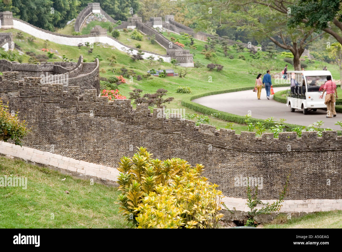 Minature Great Wall Splendid China Cultural Theme Park Shenzhen China ...