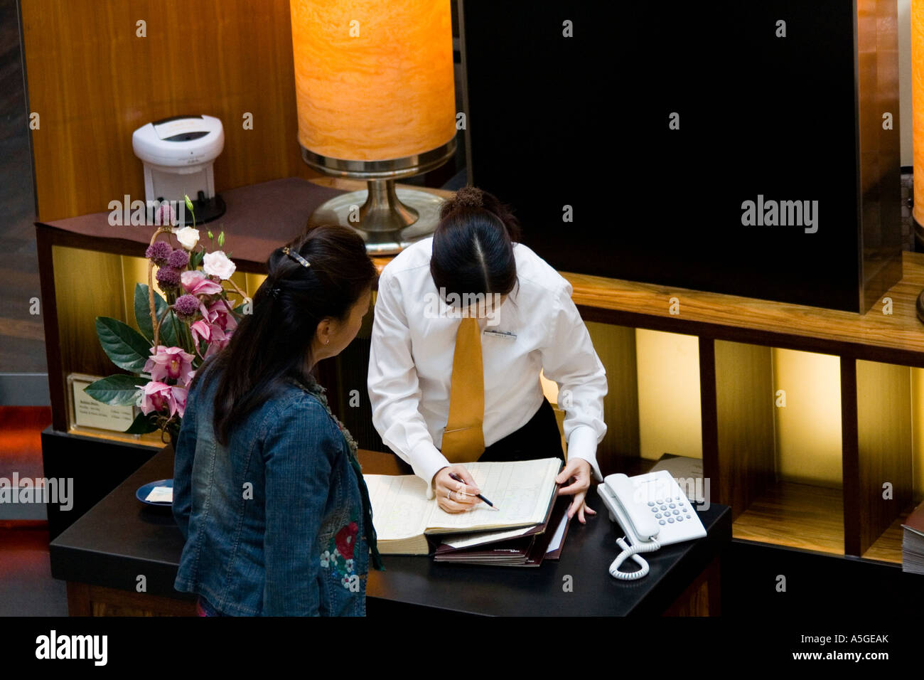 Front reservations desk hi-res stock photography and images - Alamy