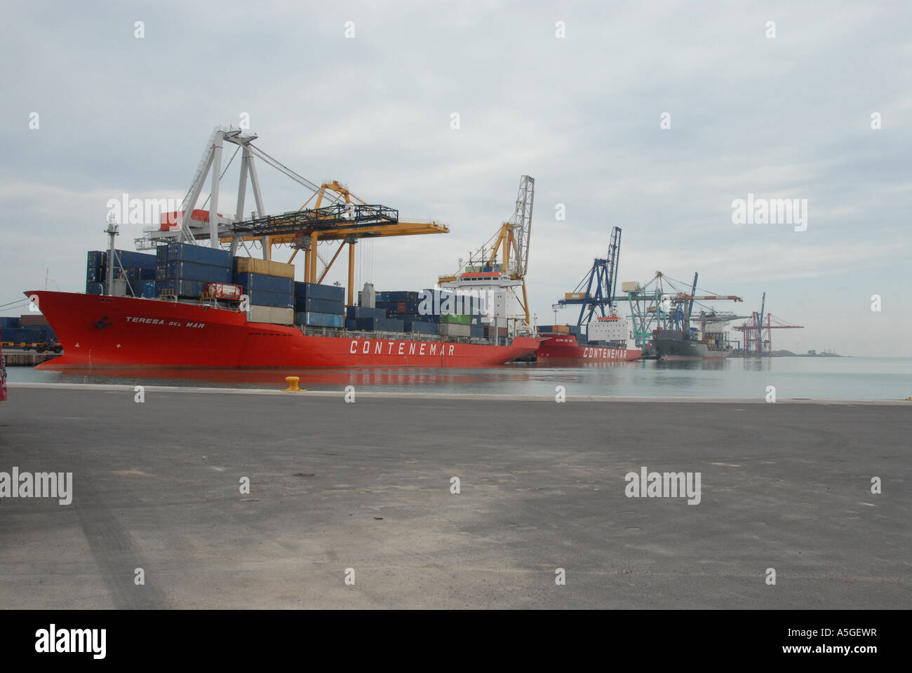 Valencia Port Container High Resolution Stock Photography and Images ...
