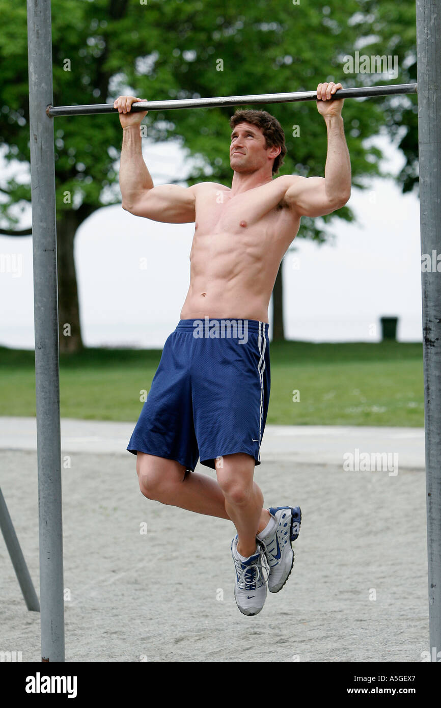 fit male model workout outside Stock Photo - Alamy