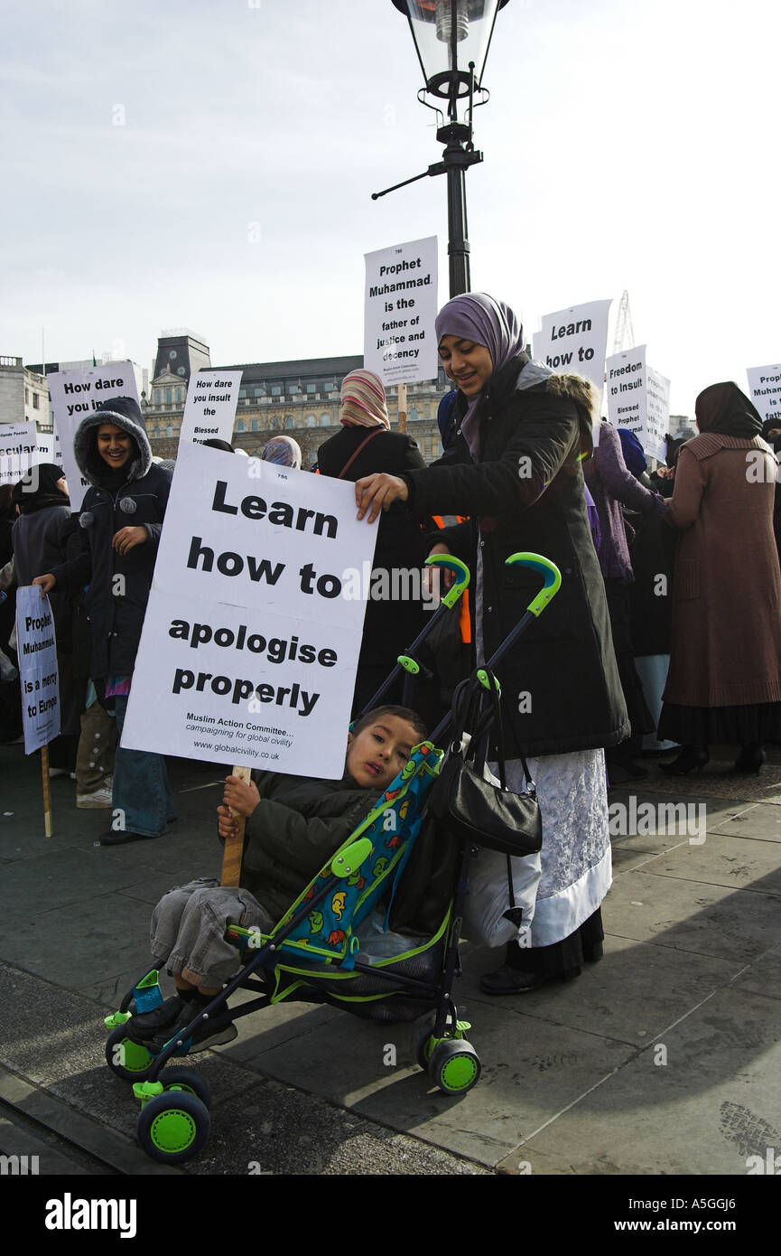 protesters in trafalgar square against the danish cartoons Stock Photo ...