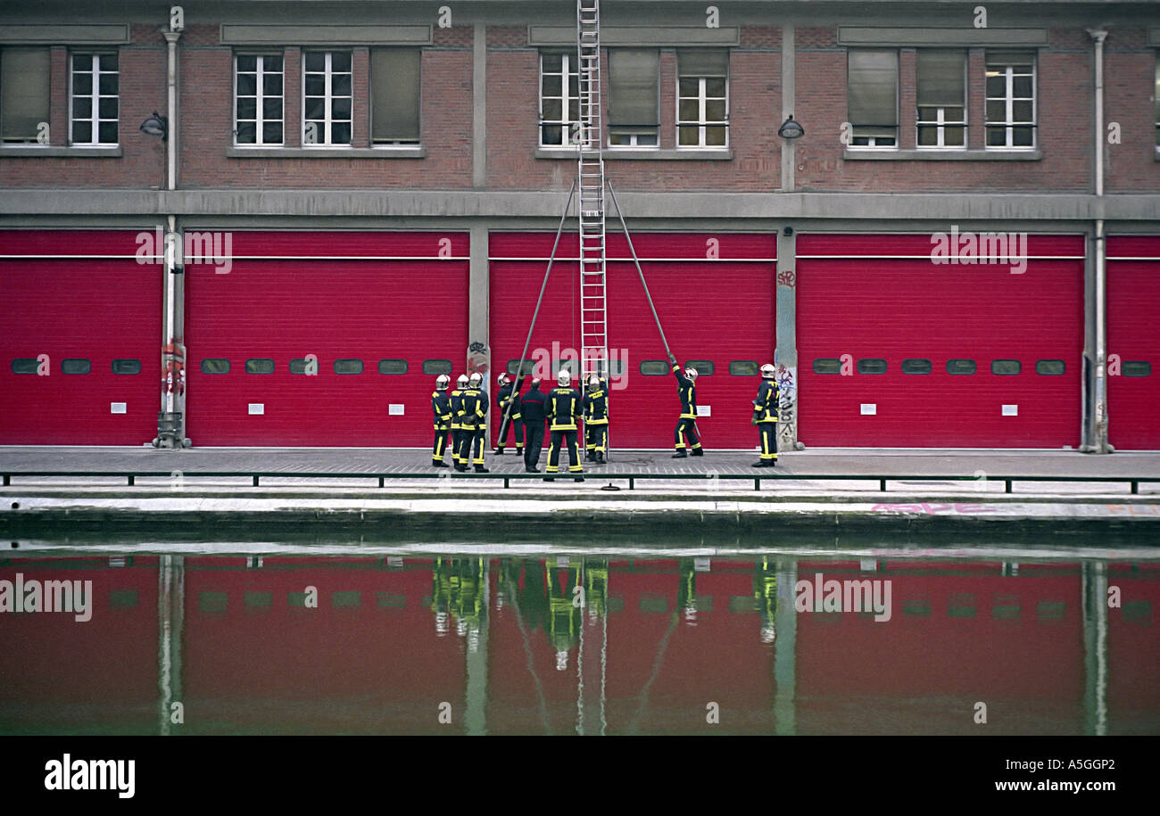 Train ladder hi-res stock photography and images - Alamy