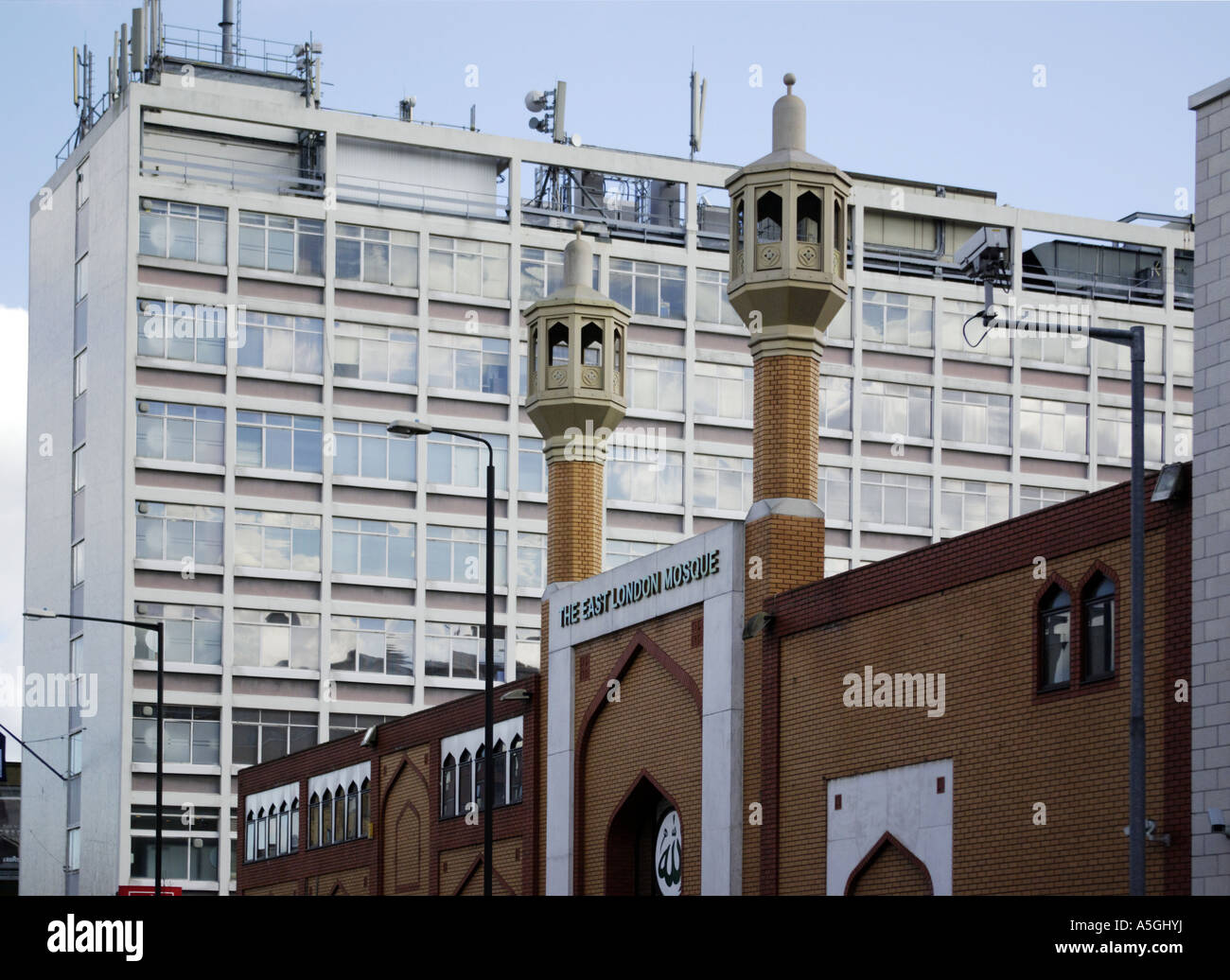 East London Mosque on Whitechapel Road London Stock Photo - Alamy