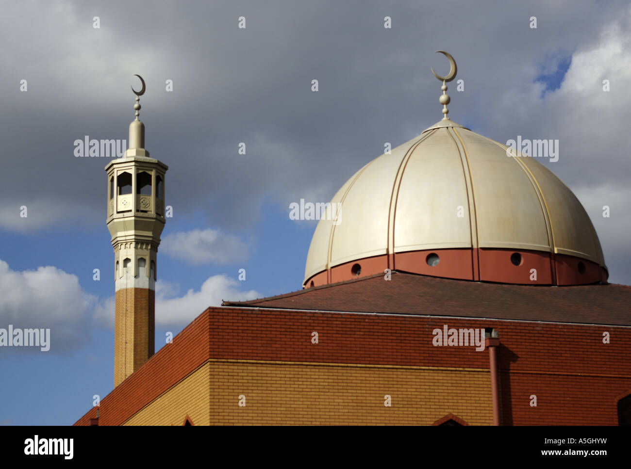 East London Mosque on Whitechapel Road London Stock Photo - Alamy