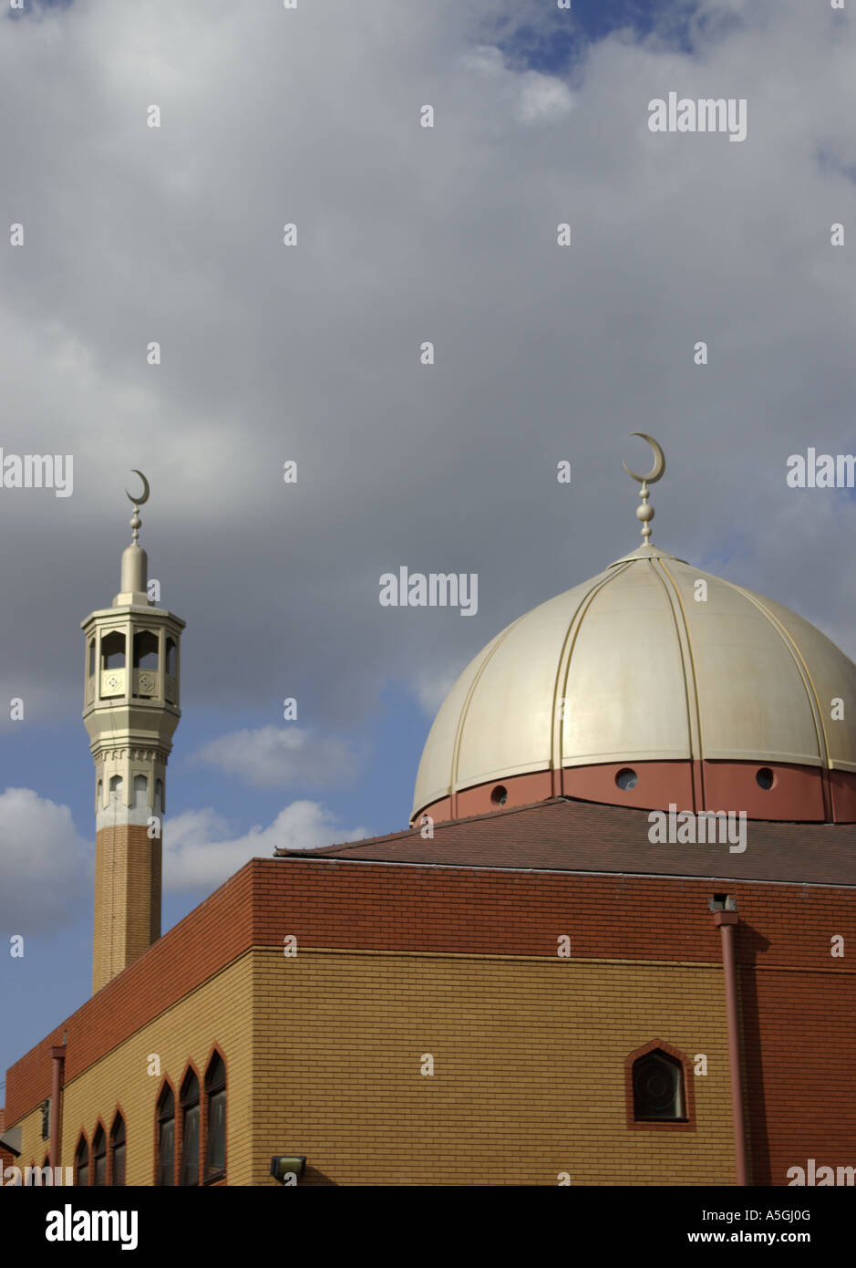 East London Mosque on Whitechapel Road London Stock Photo - Alamy