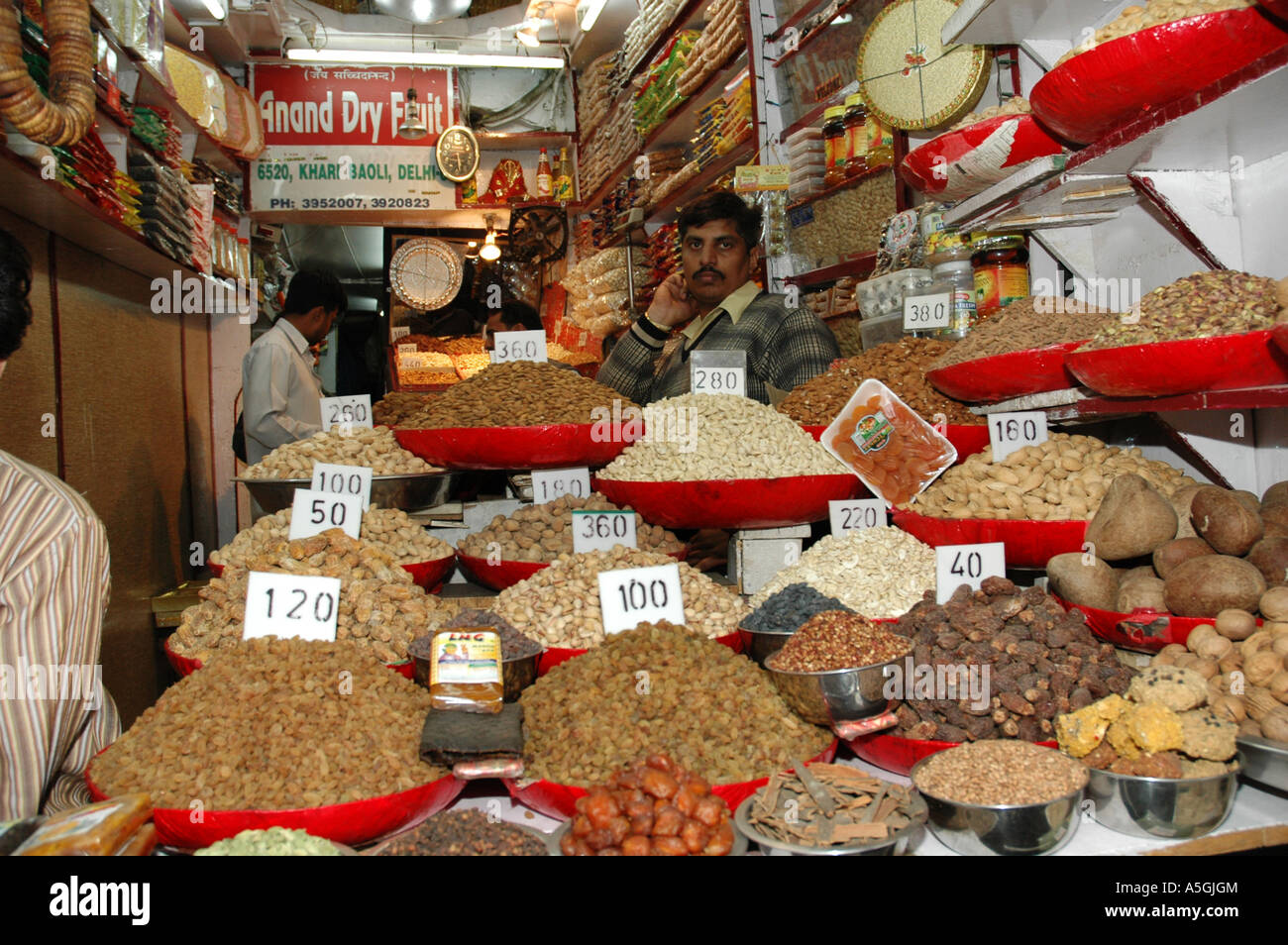 spice market in Delhi, India, Delhi Stock Photo - Alamy