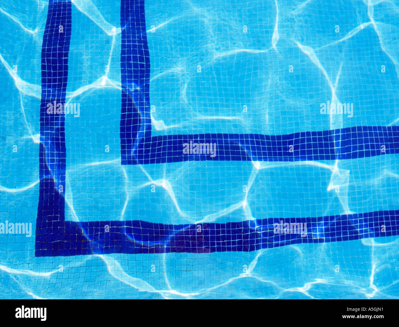 Bottom line swimming pool hi-res stock photography and images - Alamy