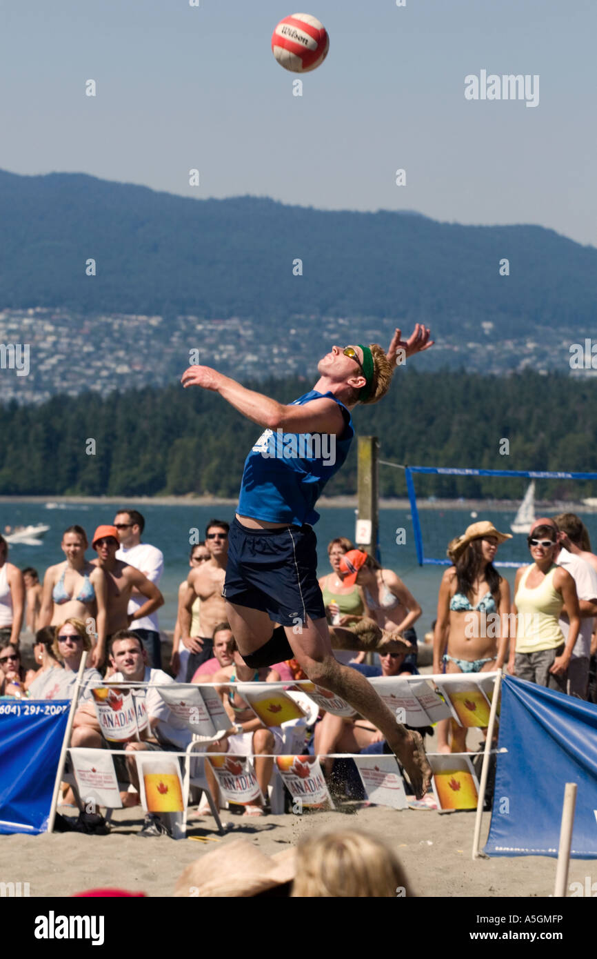 Volleyball player serving hi-res stock photography and images - Alamy