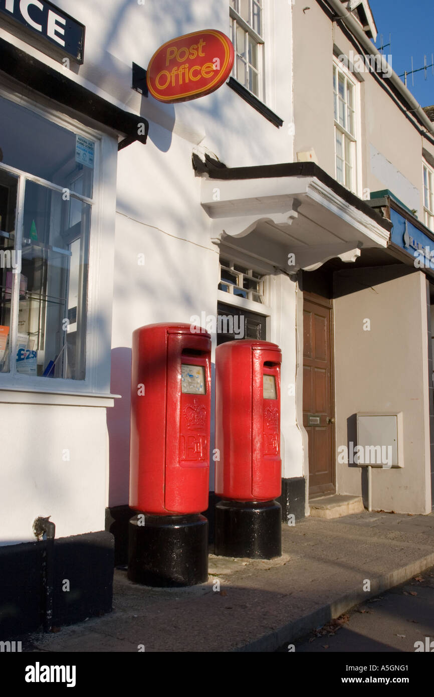 High street highworth hi-res stock photography and images - Alamy