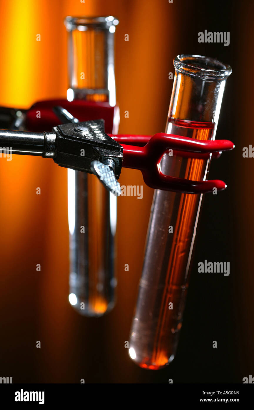 Chemistry tongs hi-res stock photography and images - Alamy
