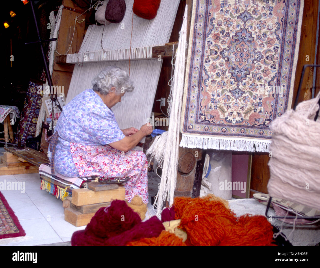 Carpet maker hi-res stock photography and images - Alamy