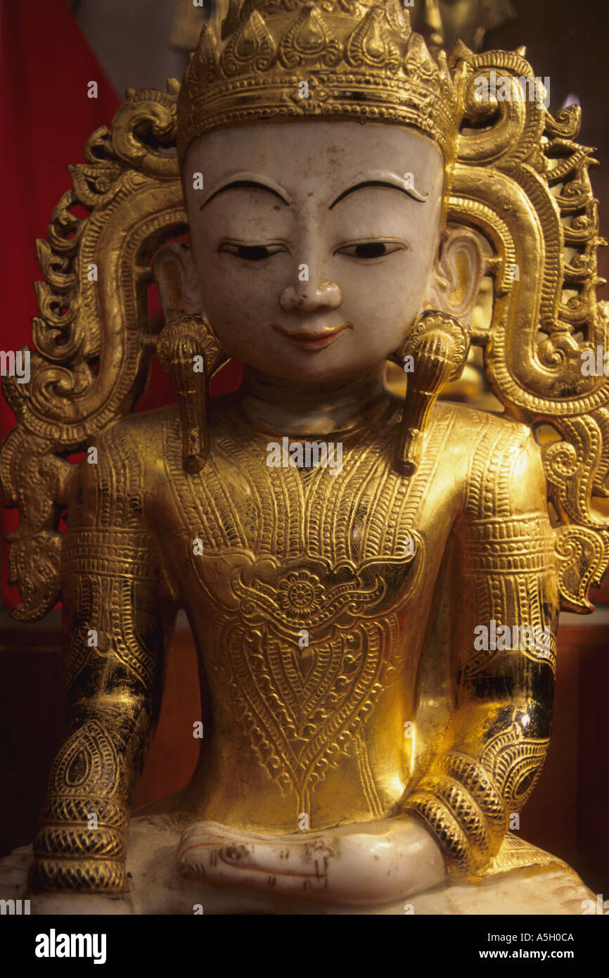 Myanmar Buddha statue Stock Photo - Alamy