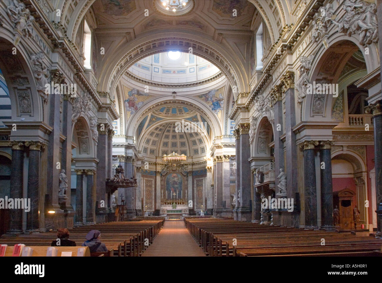 Brompton Oratory, in Brompton Road, Kensington, London - this Roman ...