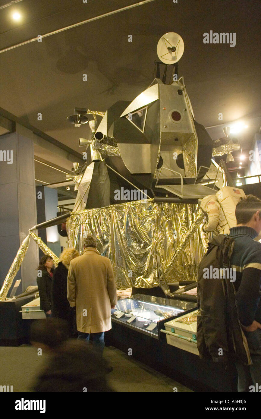 Imax science museum london hi-res stock photography and images - Alamy