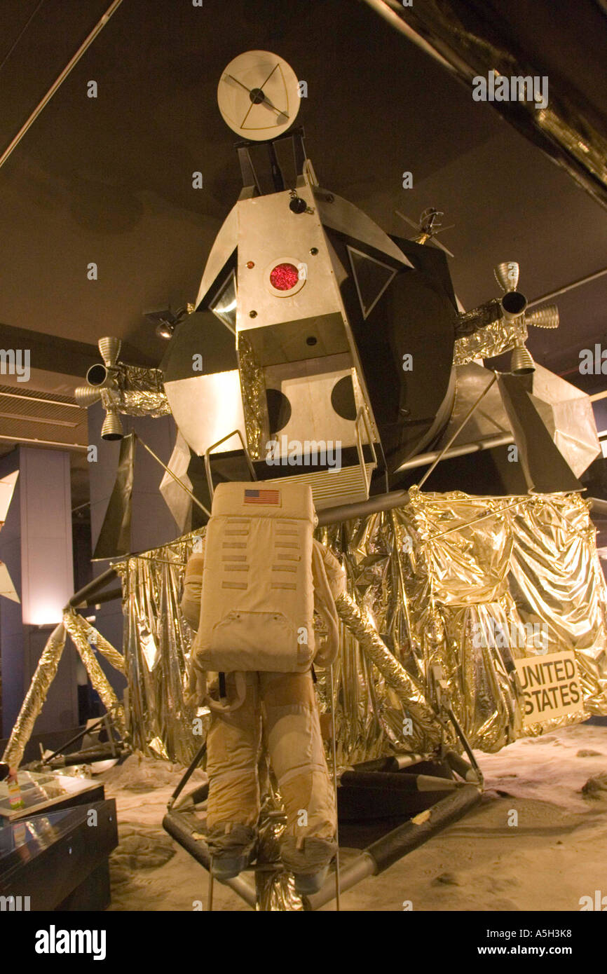 Rocket engines in the science museum hi-res stock photography and ...