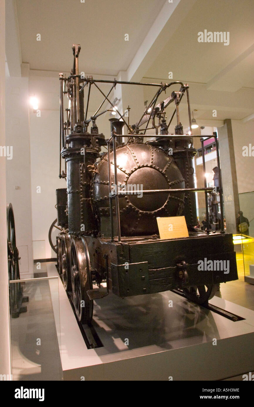Old steam railway engine in the The Science museum, South Kensington ...