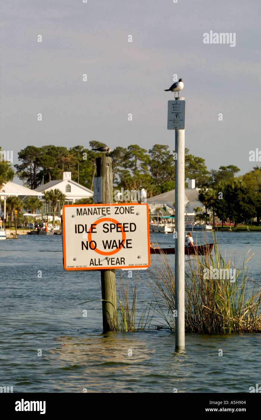 Manatee zone warning sign hi-res stock photography and images - Alamy