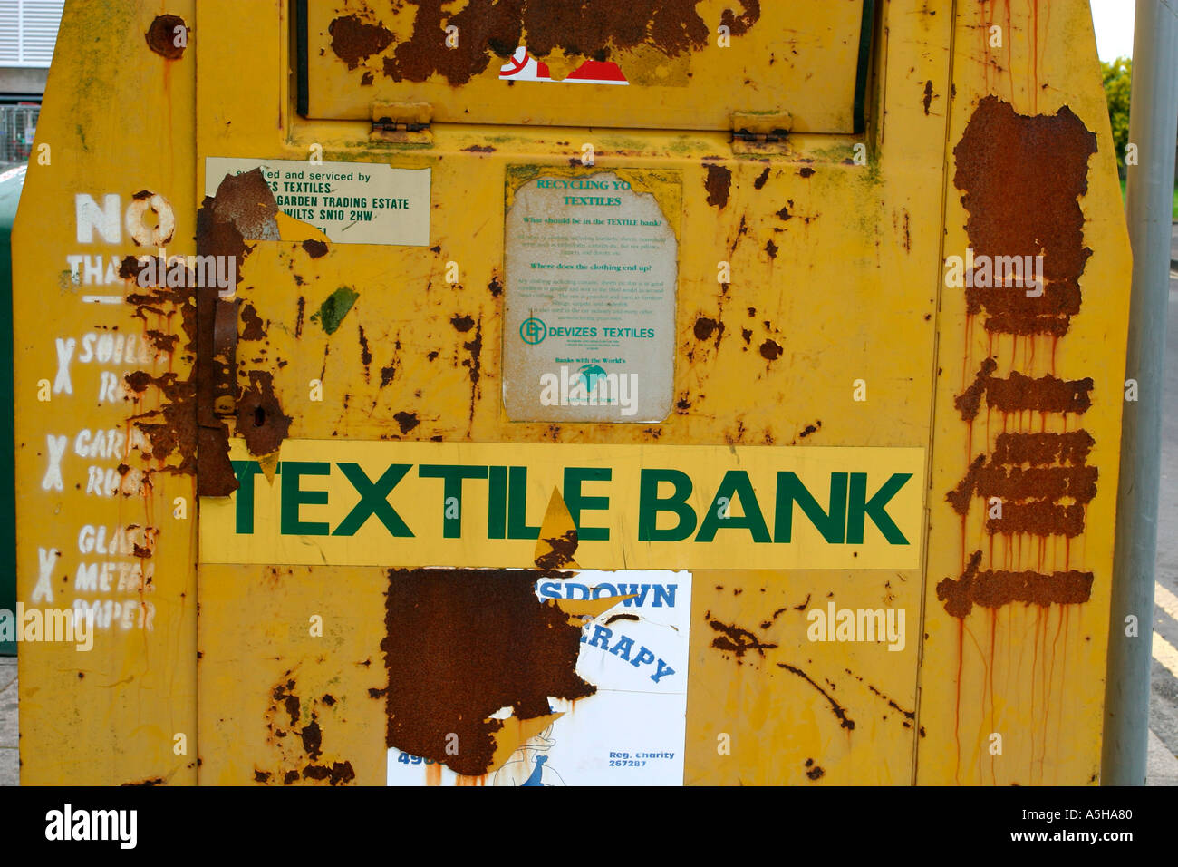 Textile bank hi-res stock photography and images - Alamy