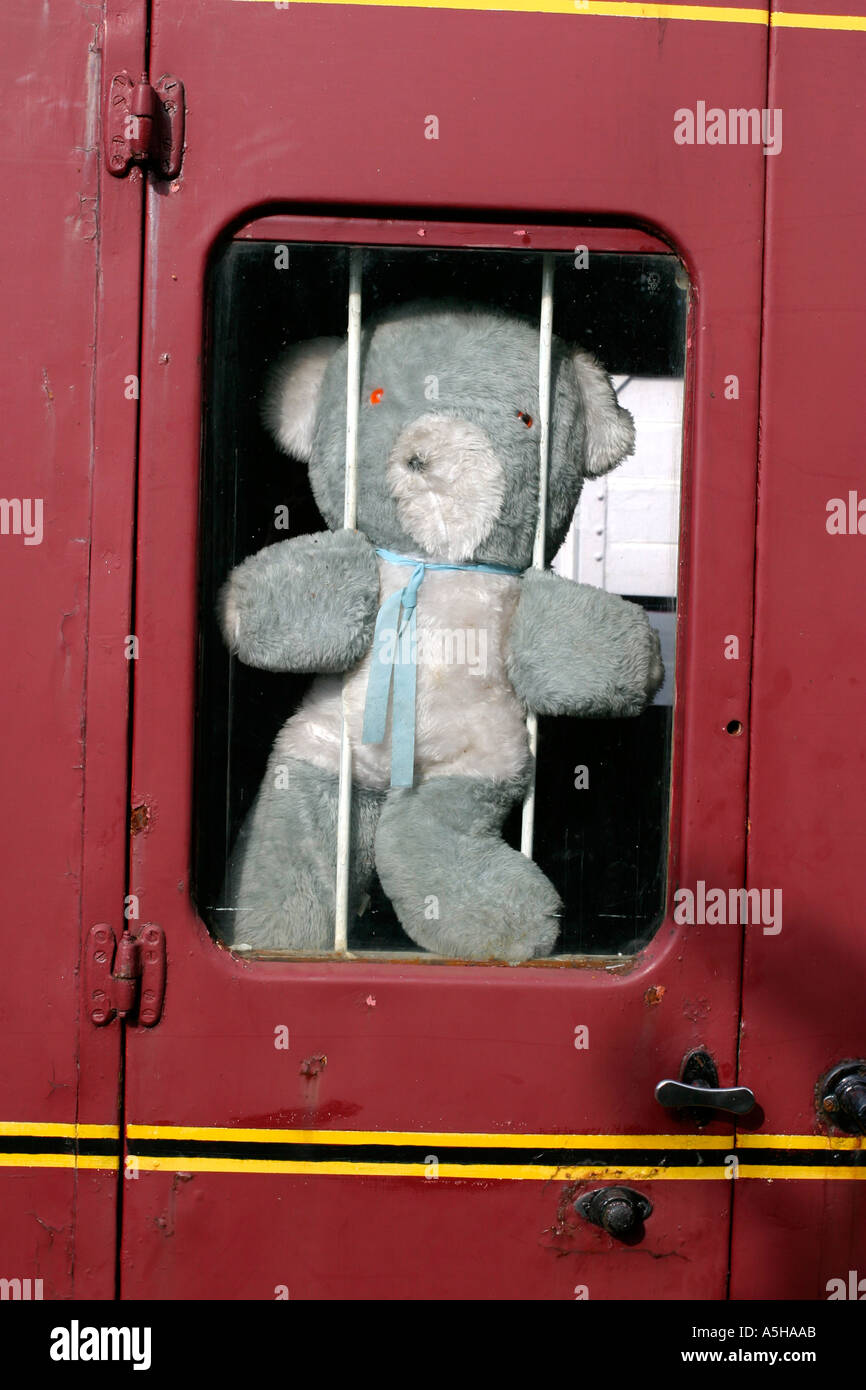 Wagon teddy bear hi-res stock photography and images - Alamy
