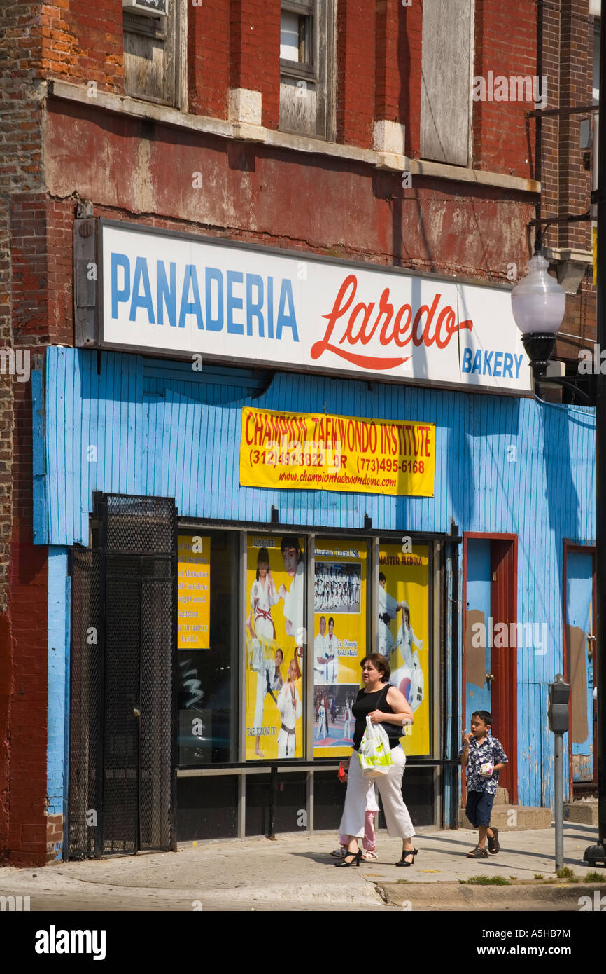 Pilsen chicago spanish sign hi-res stock photography and images - Alamy