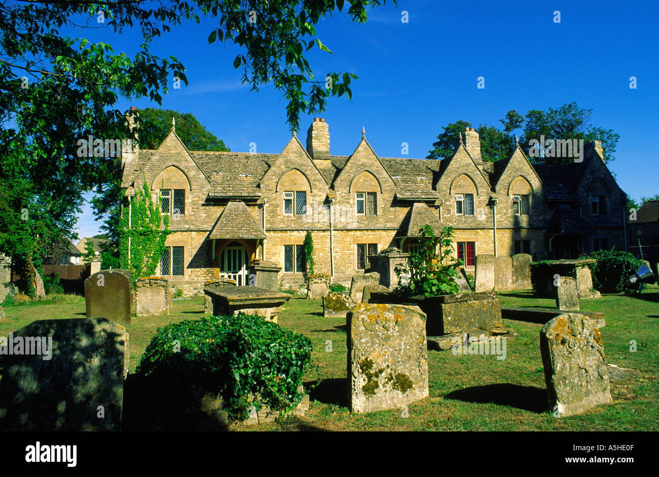 Churchyard and almshouses Witney Oxfordshire England Stock Photo - Alamy